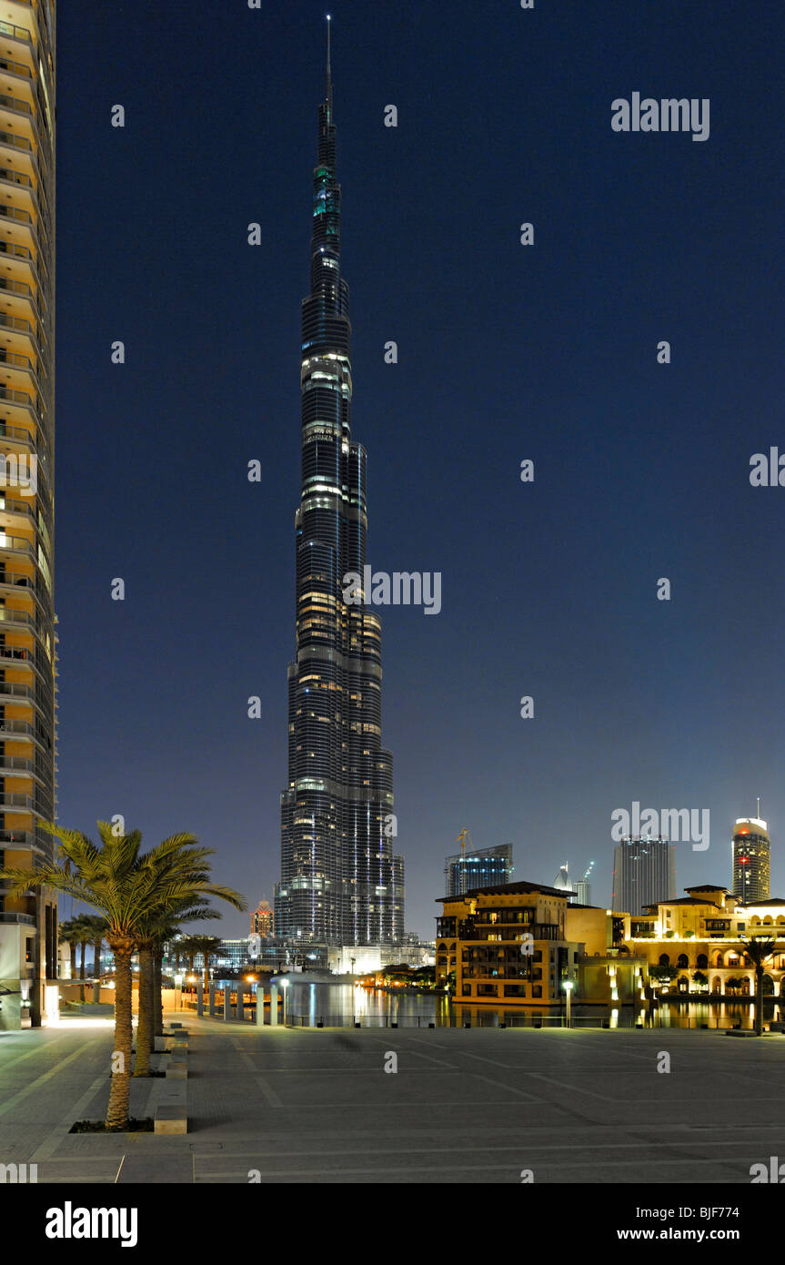 Burj khalifa night time hi-res stock photography and images - Alamy