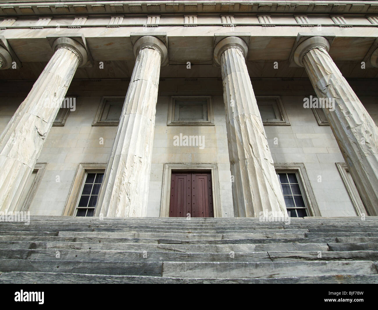 The historic Second National Bank building in Indepence National Park ...