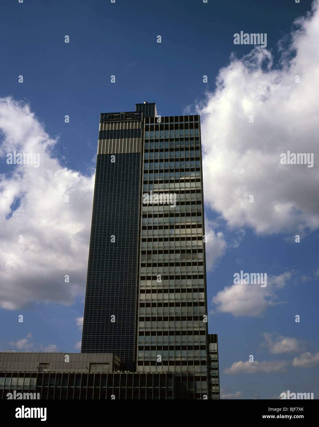 The Co Operative Insurance CIS Building with solar panels Manchester ...