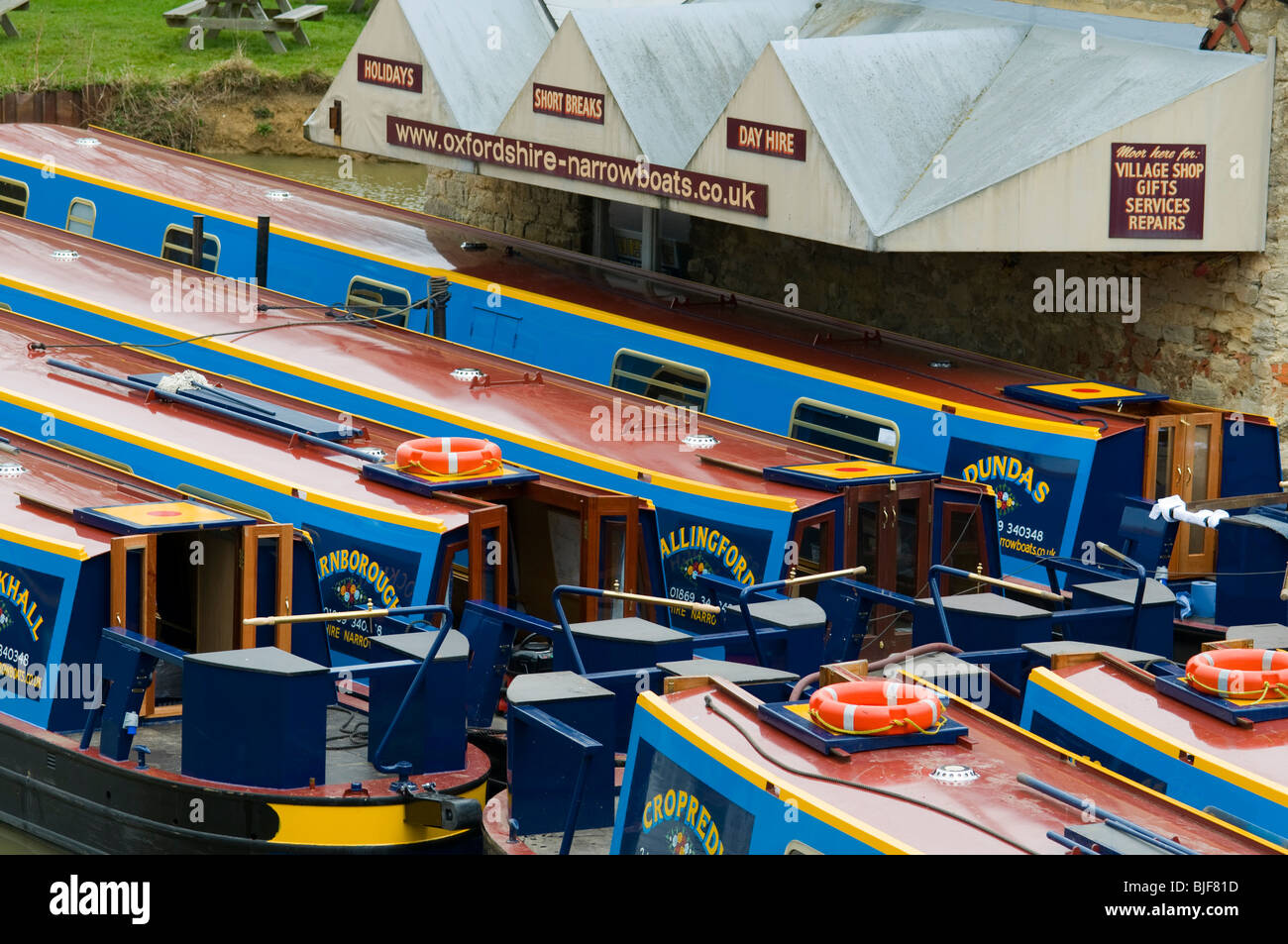 Red narrowboat tiller hi-res stock photography and images - Alamy