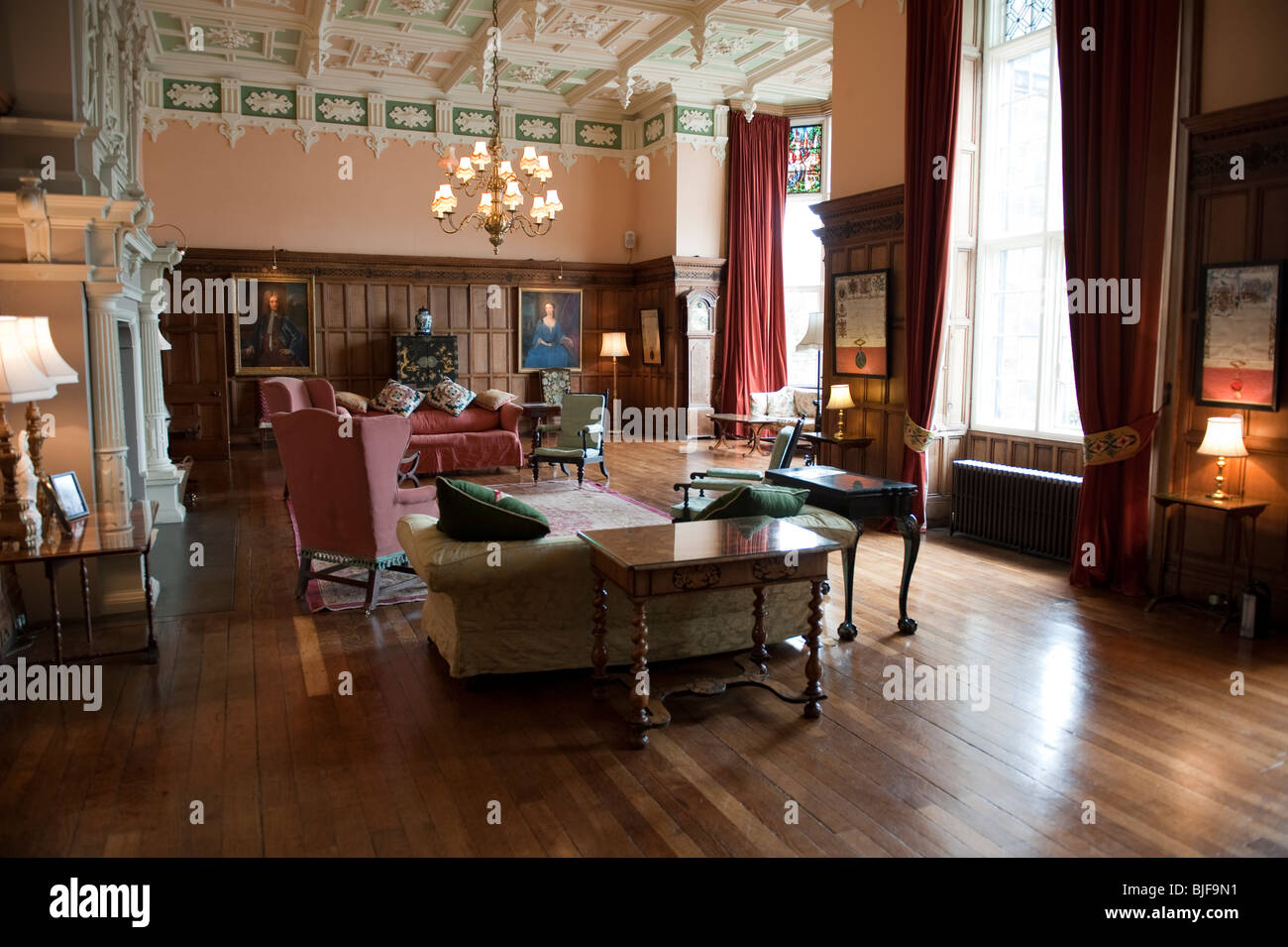 Drawing room in large stately hi-res stock photography and images - Alamy