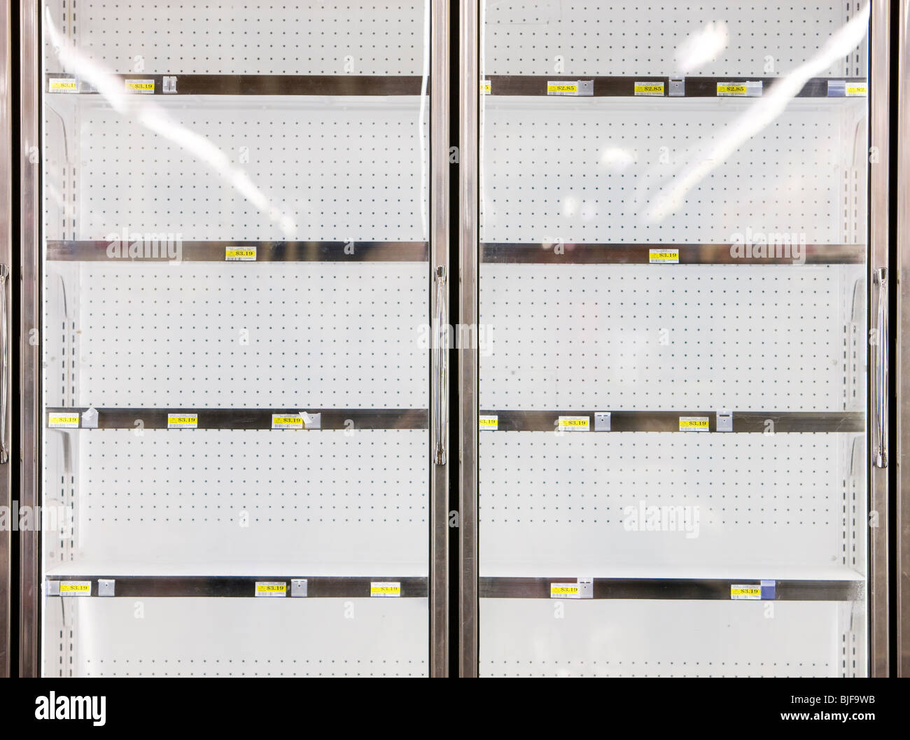 Empty supermarket refrigerator hi-res stock photography and images - Alamy