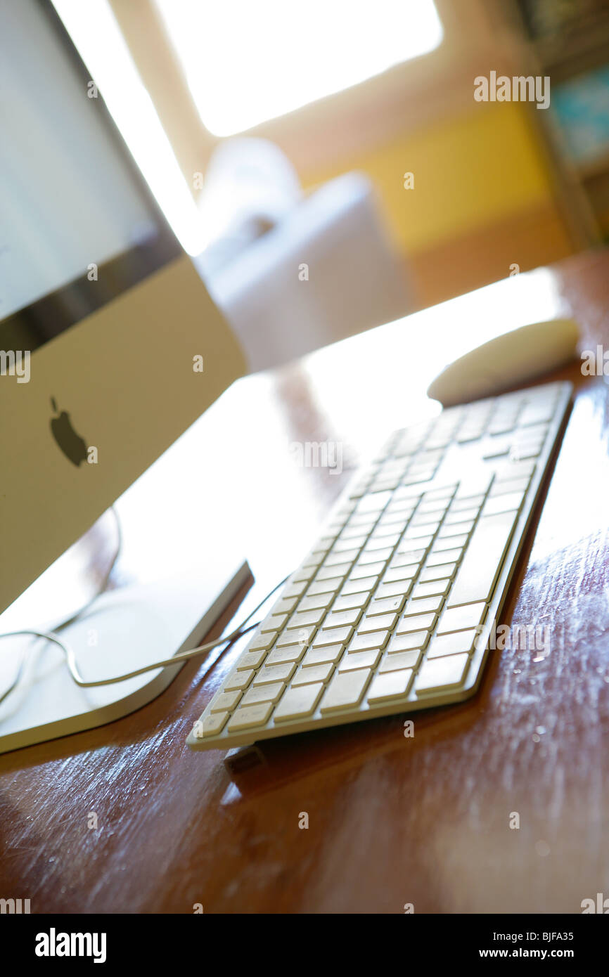 Apple Mac Imac keyboard Stock Photo - Alamy