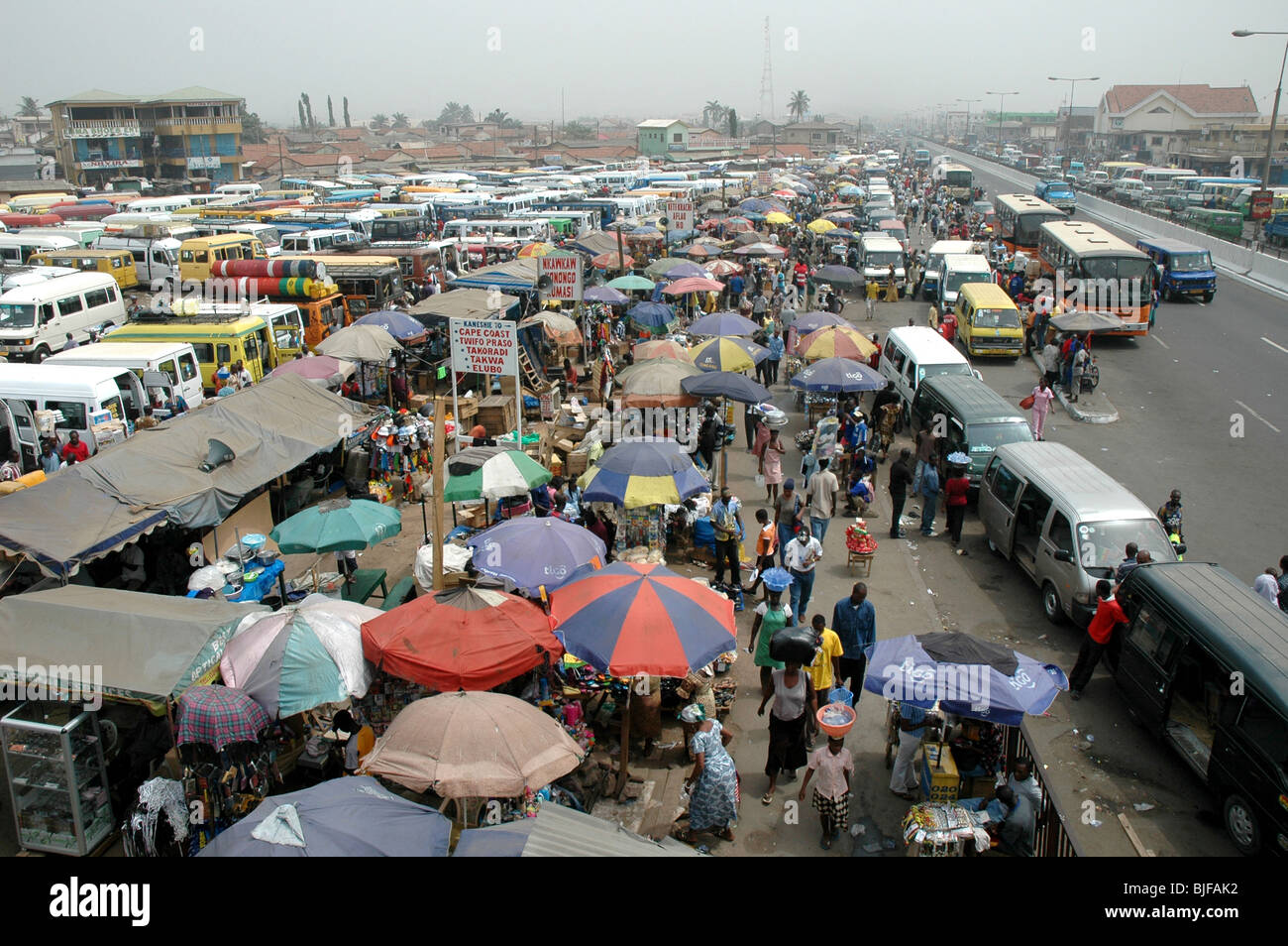 This bustling hi-res stock photography and images - Alamy