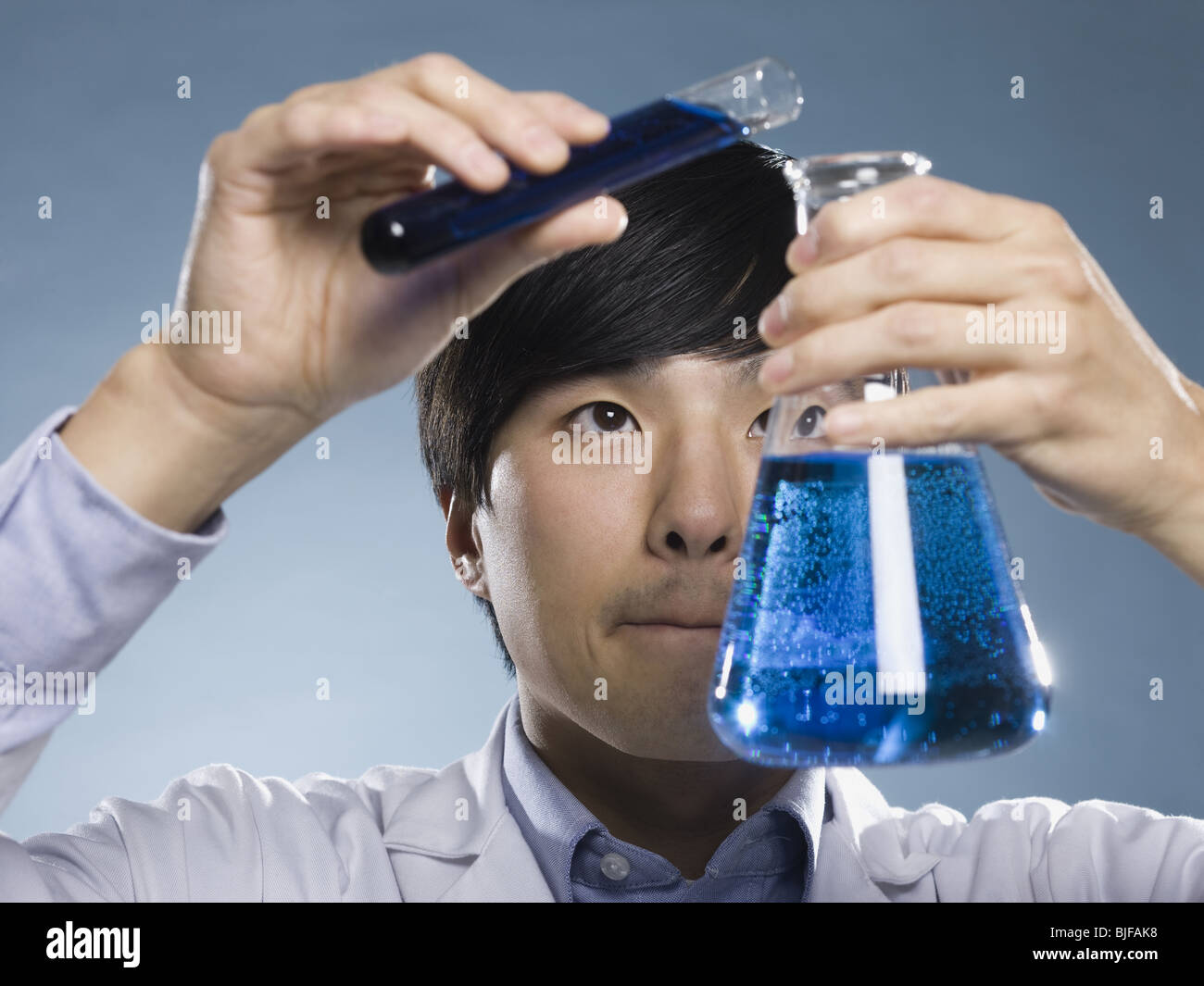 scientist holding test tubes Stock Photo - Alamy scientist holding test tubes Stock Photo - Alamy