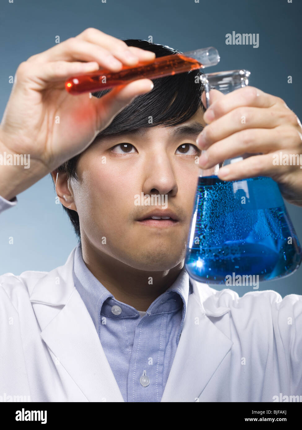 scientist holding test tubes Stock Photo - Alamy scientist holding test tubes Stock Photo - Alamy