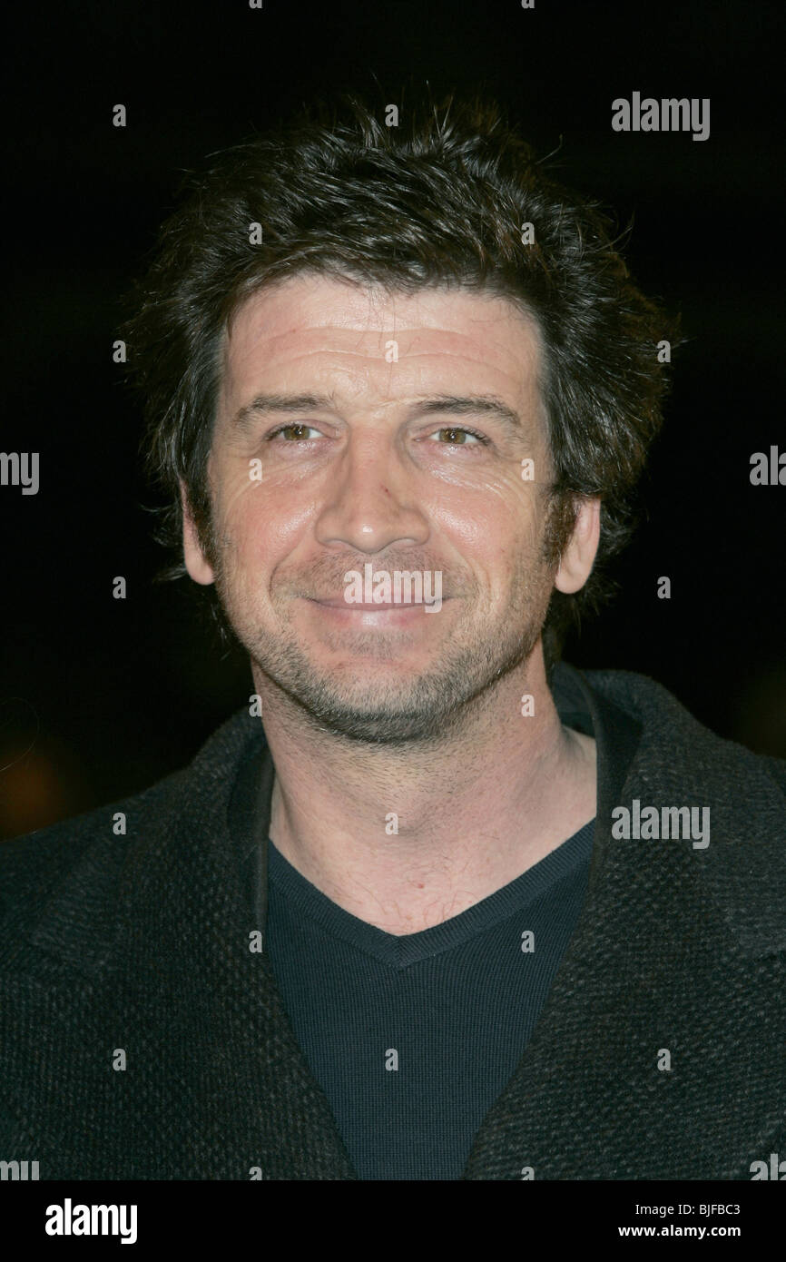 Nick knowles hi-res stock photography and images - Alamy