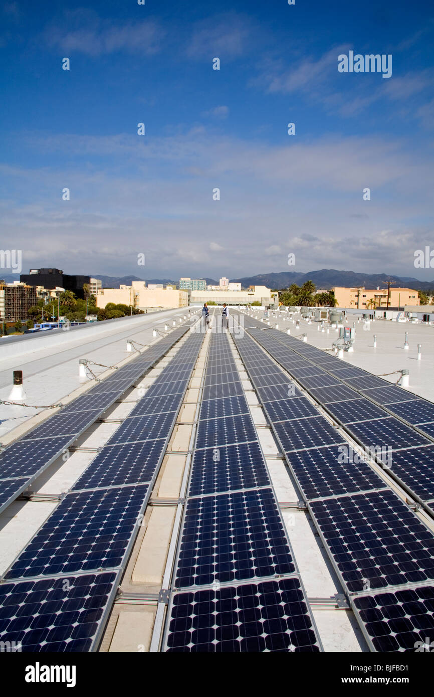 82 Kilowatt Solar Array on roof of Big Blue Bus Terminal, installation ...
