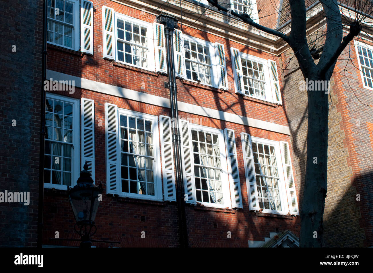 Apartment block westminster sw1 hi-res stock photography and images - Alamy