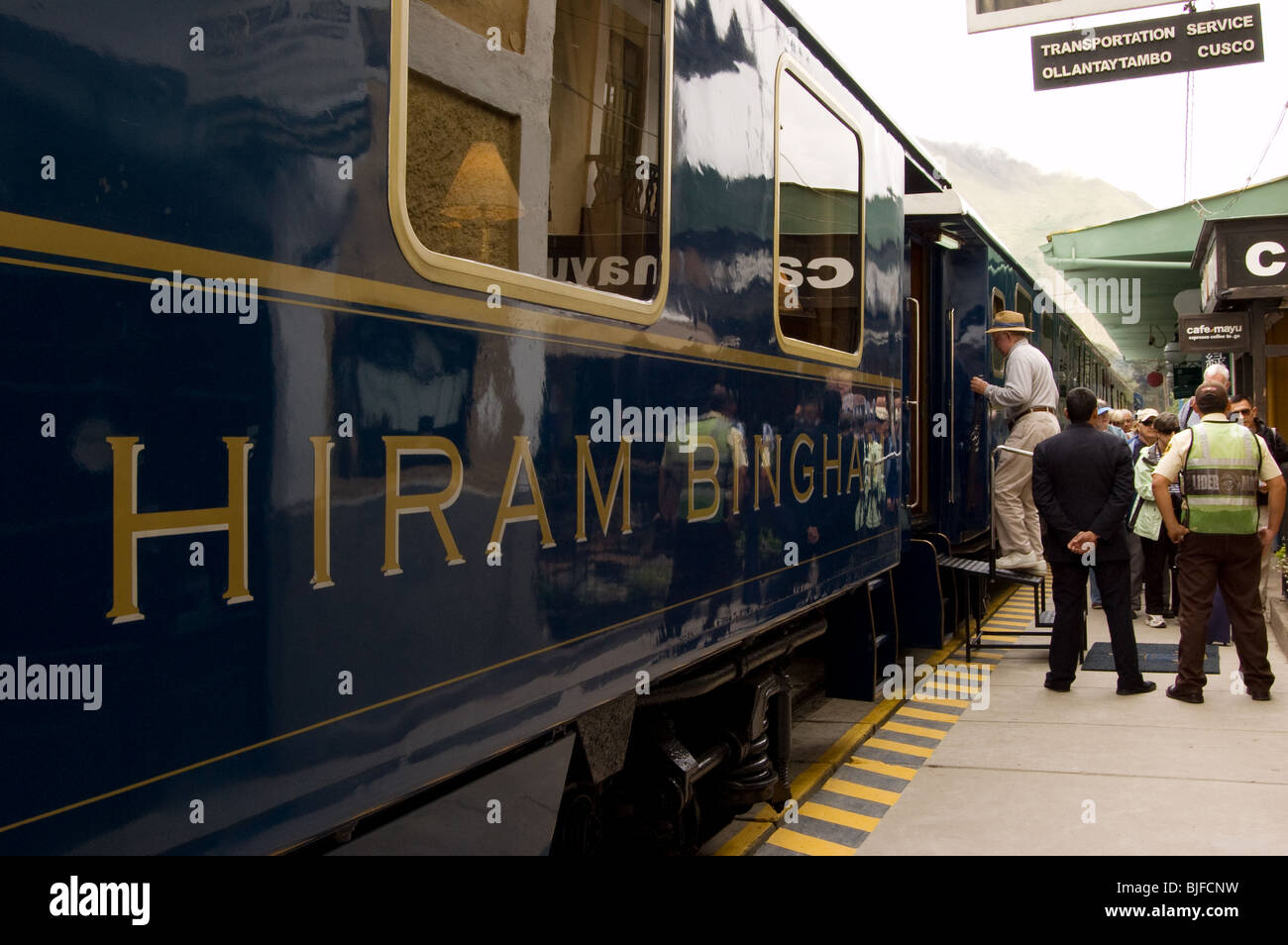 Andean explorer train peru hi-res stock photography and images - Alamy