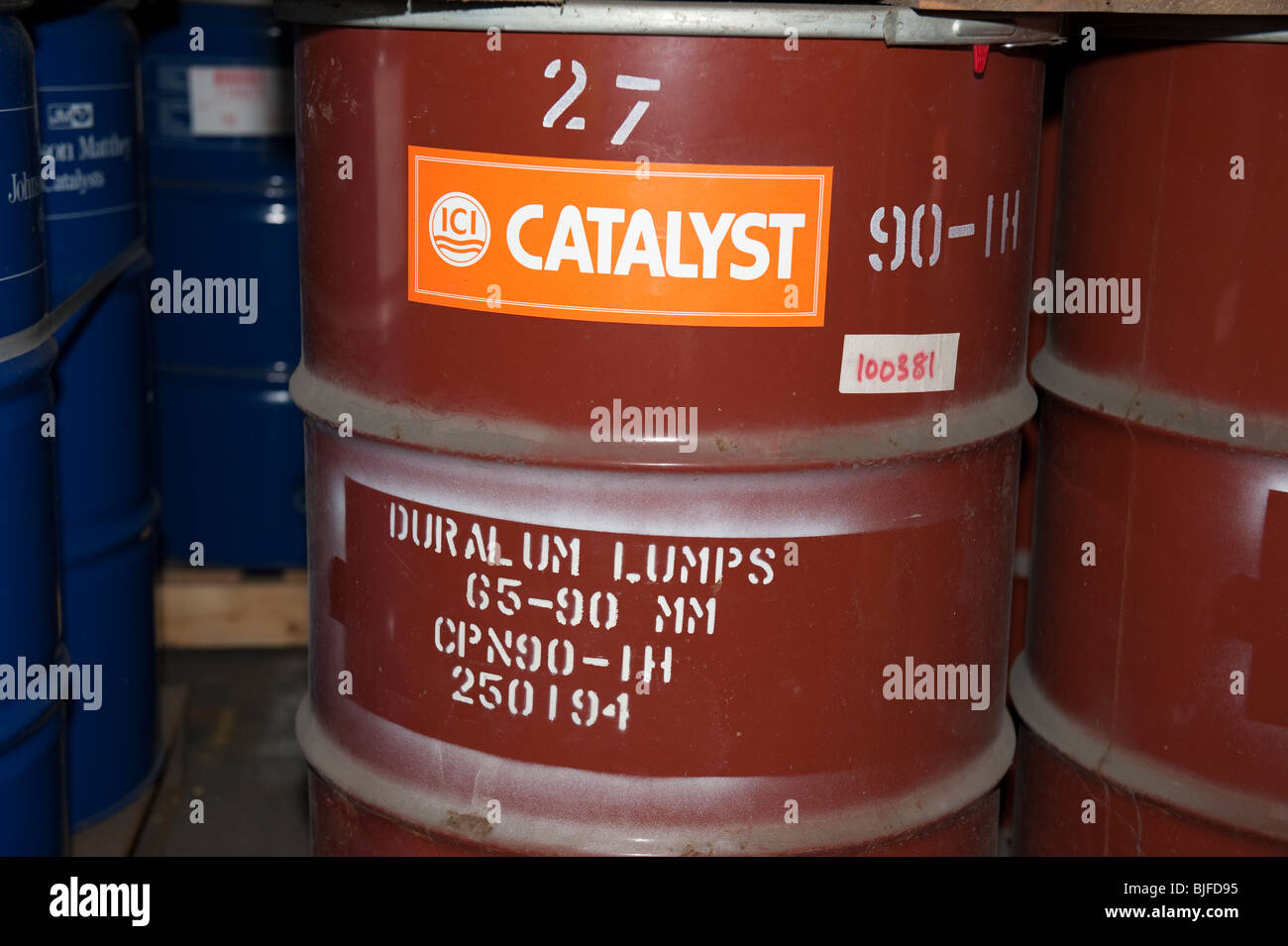 Duralum Lumps drum - white fused Aluminium Oxide Chemical catalyst ...