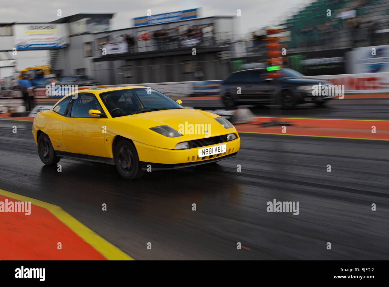 Drag racing green hi-res stock photography and images - Alamy