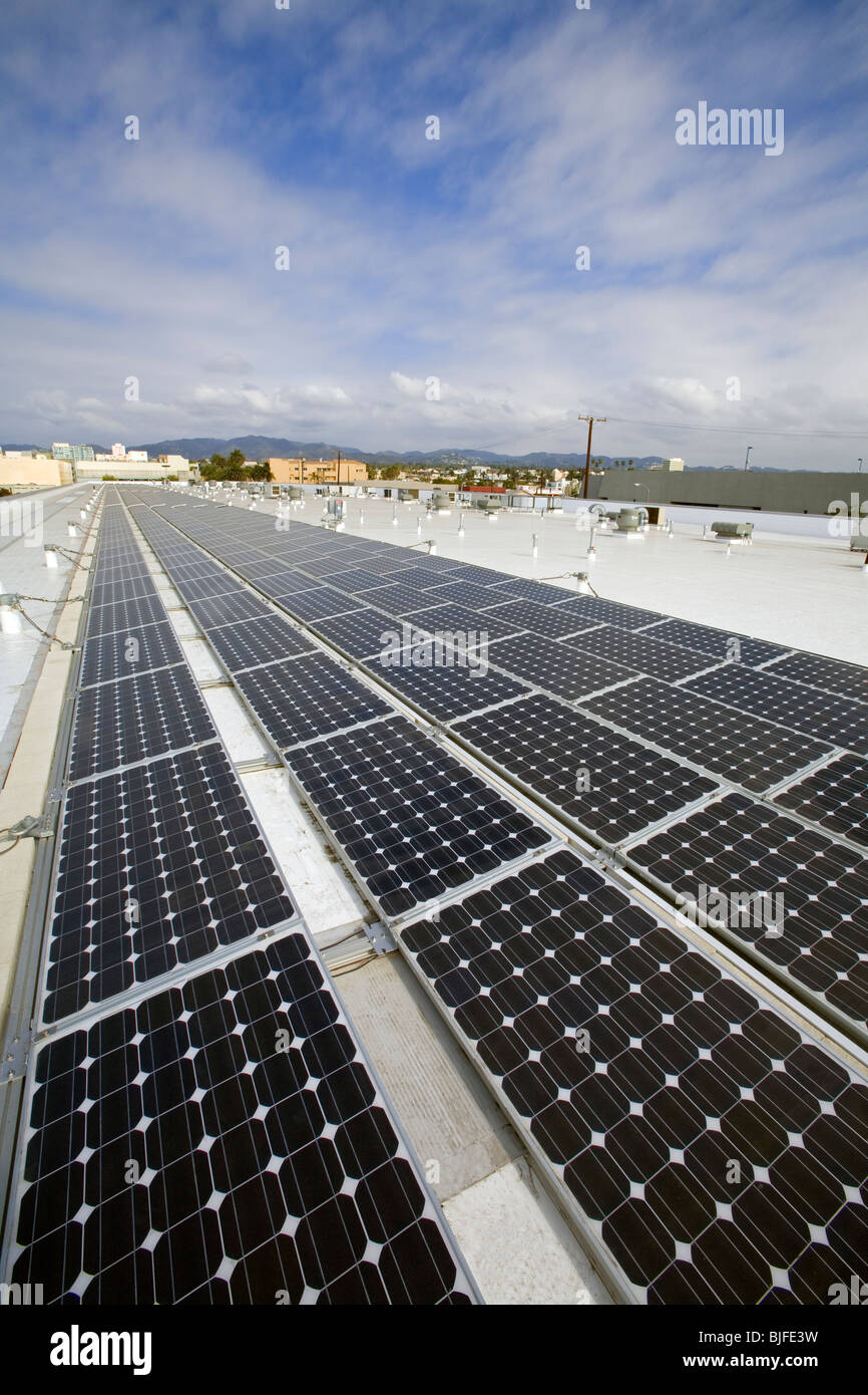 82 Kilowatt Solar Array on roof of Big Blue Bus Terminal, installation ...