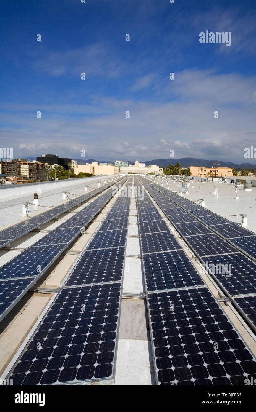 82 Kilowatt Solar Array on roof of Big Blue Bus Terminal, installation ...