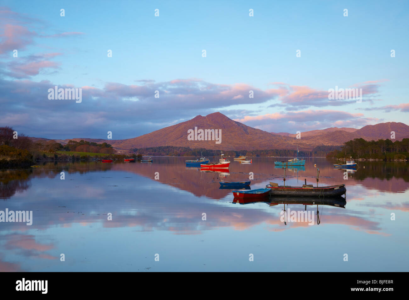 Kenmare bay hi-res stock photography and images - Alamy