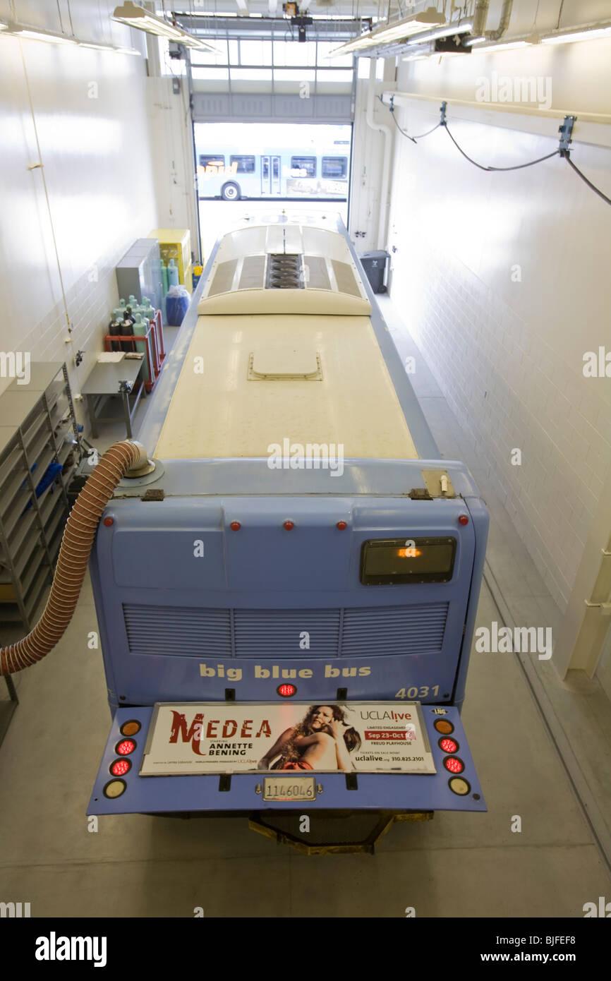 Big Blue Bus Terminal, buses powered by Liquified Natural Gas (LNG ...