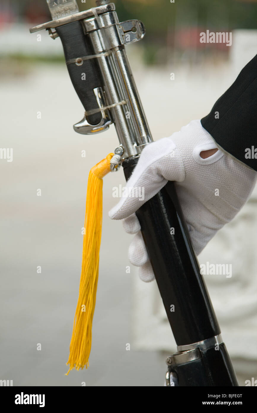 Hand holding rifle hi-res stock photography and images - Alamy