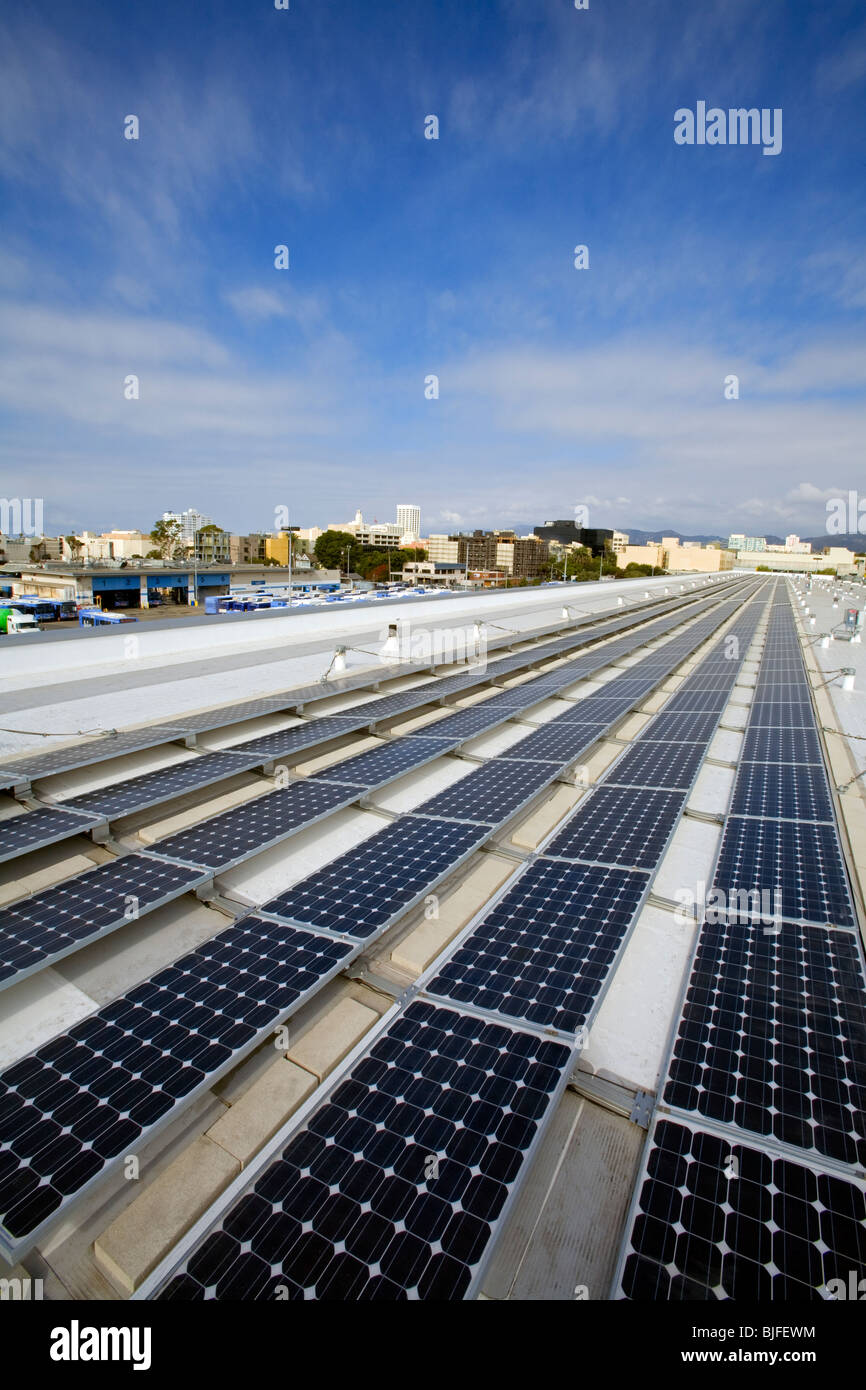 82 Kilowatt Solar Array on roof of Big Blue Bus Terminal, installation ...
