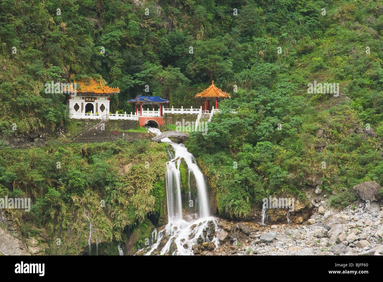 Waterfall Changshun Tzu Water Temple, Taroko Gorge National Park ...