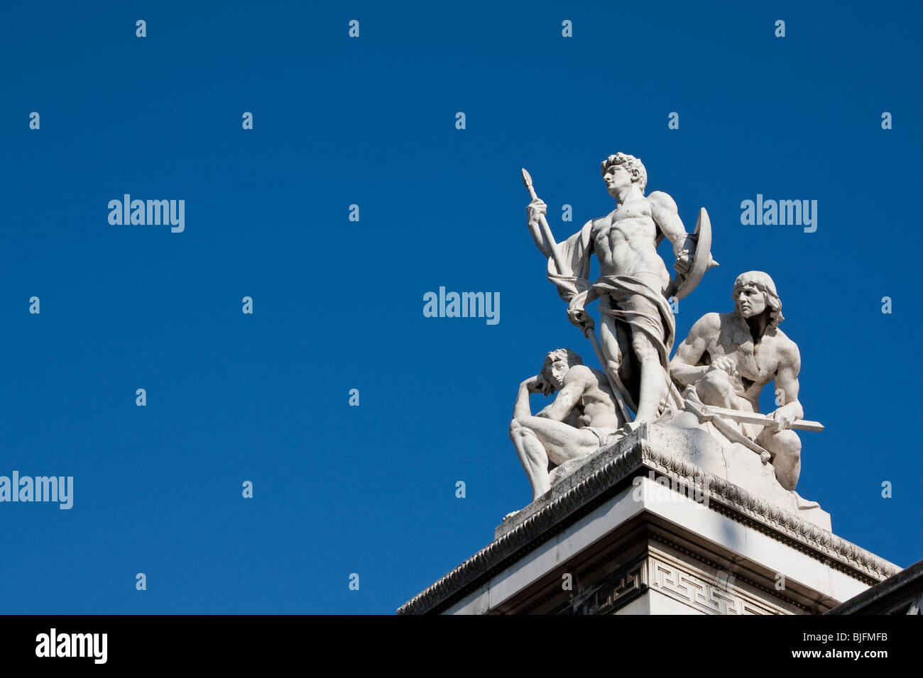 Detail of the marble statues on top of the Vittoriano (Altare delle ...