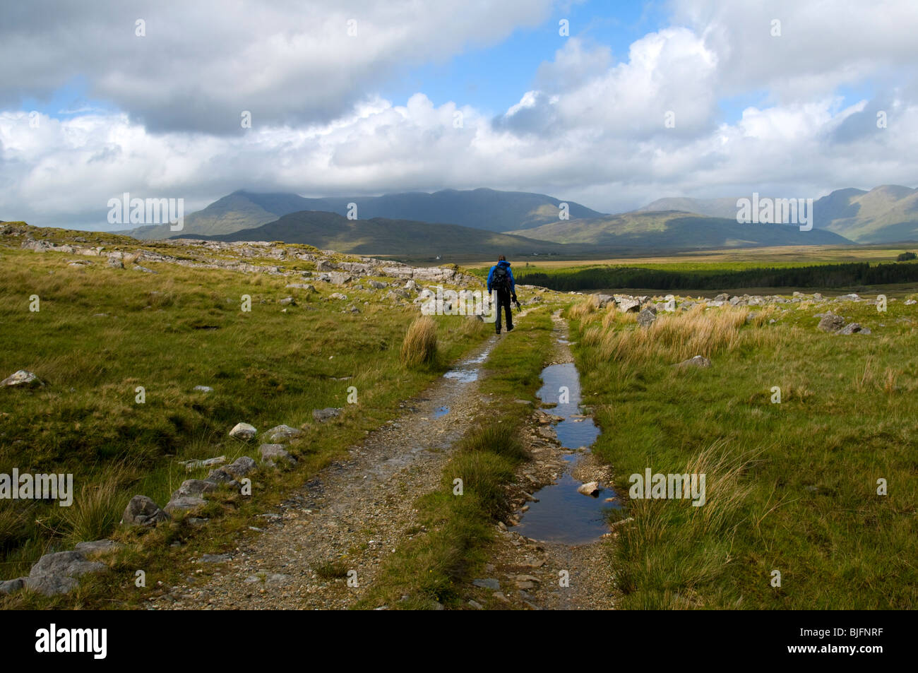 Mweelrea Mountain from Glen Inagh, in the Twelve Bens range, Connemara ...