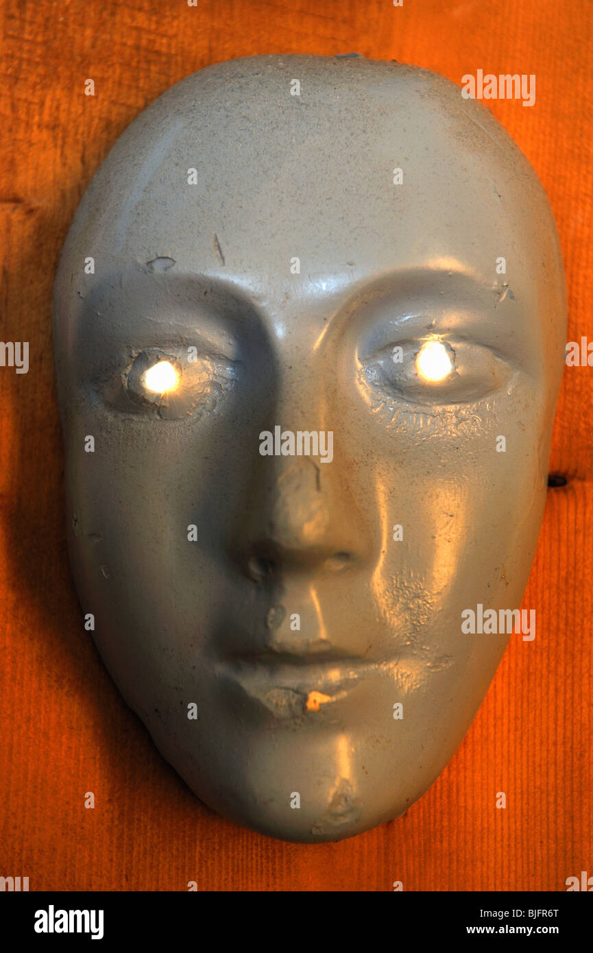 Illuminated eye hi-res stock photography and images - Alamy
