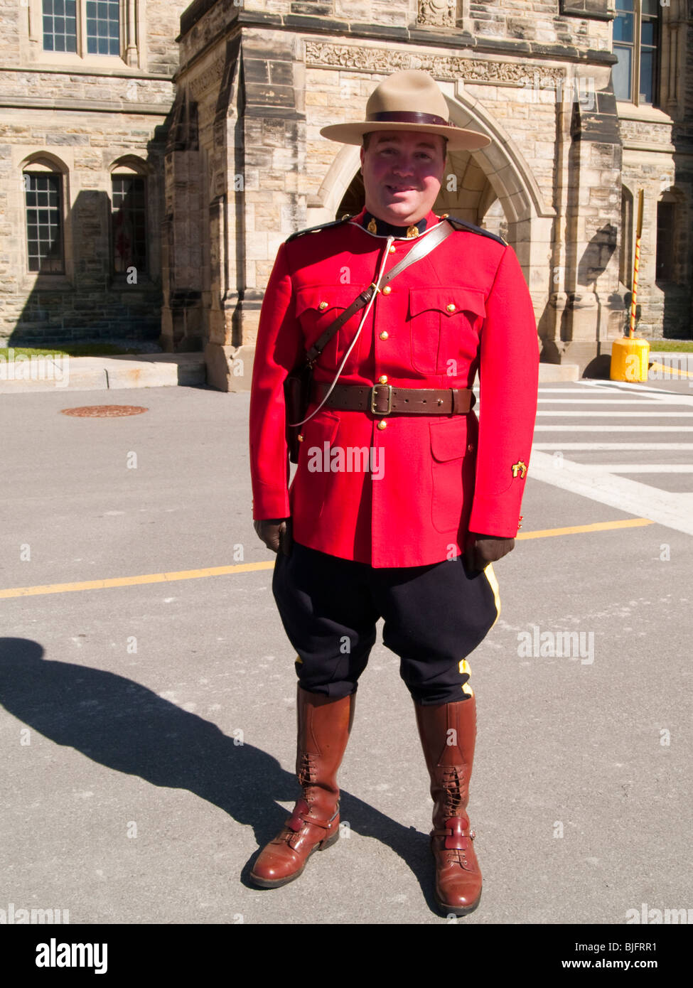 Mountie uniform hi-res stock photography and images - Alamy