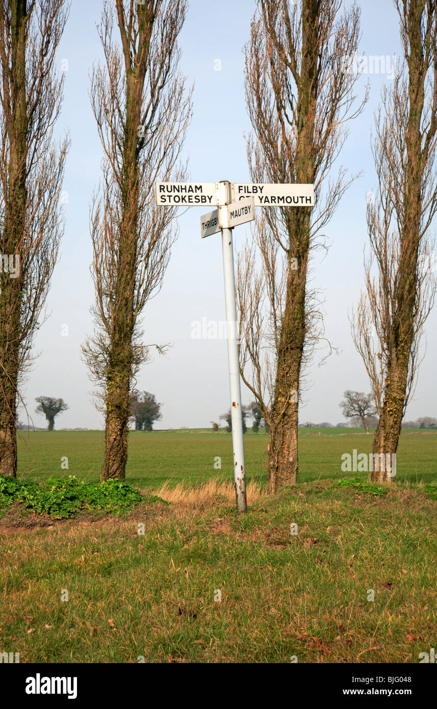 England country crossroads hi-res stock photography and images - Alamy