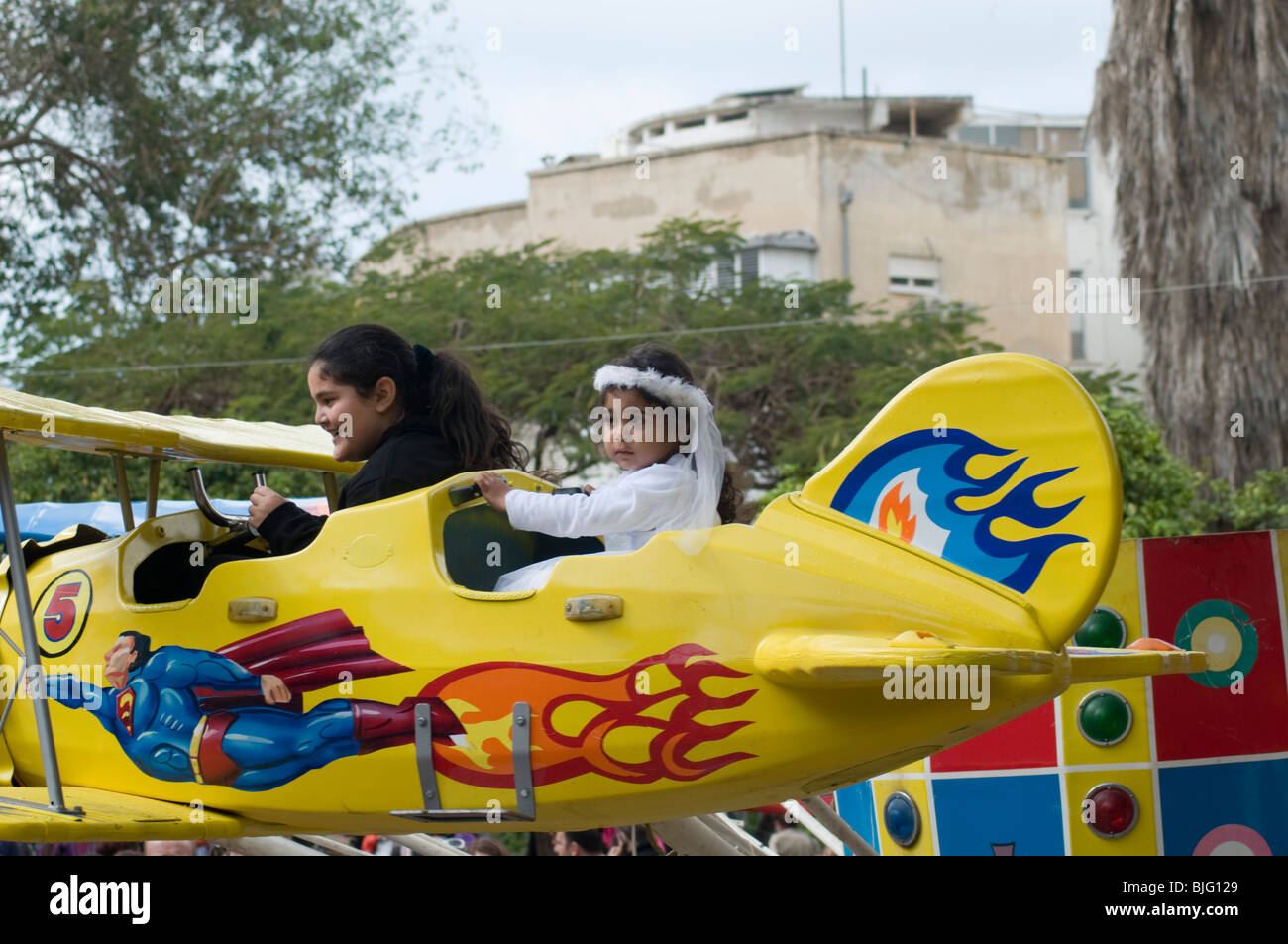 Airplane merry go round hi-res stock photography and images - Alamy