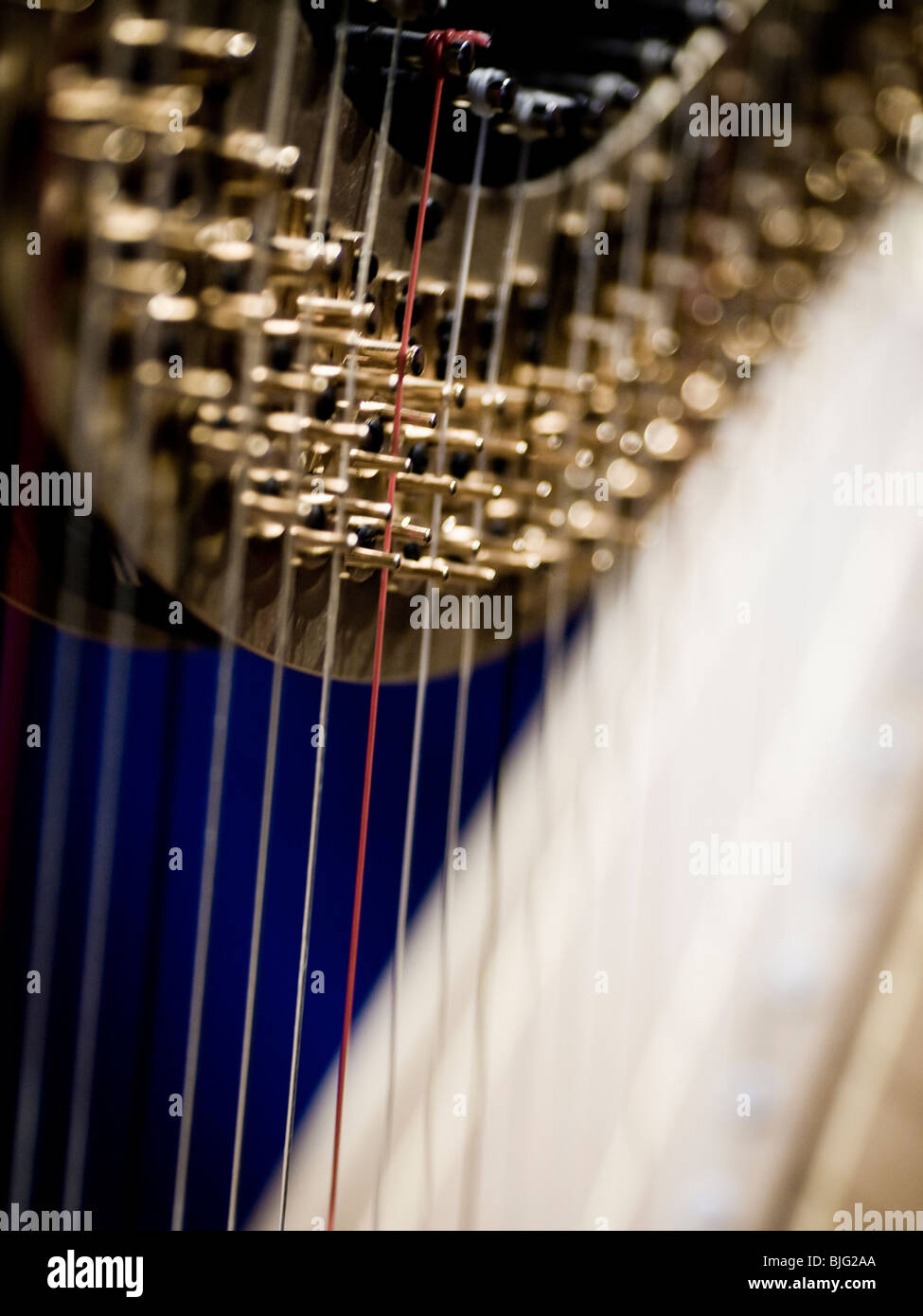 Close harp hi-res stock photography and images - Alamy