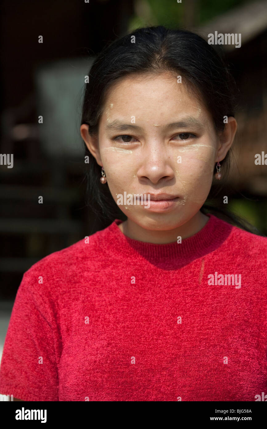 Myanmar sea-gypsies, the nomadic hunter-gatherers of South East Asia ...