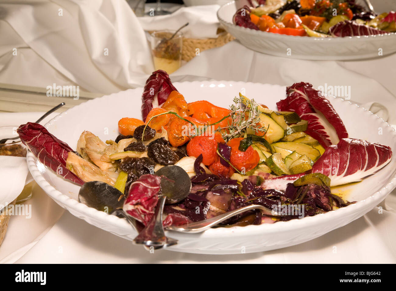 Plate of salad Stock Photo - Alamy