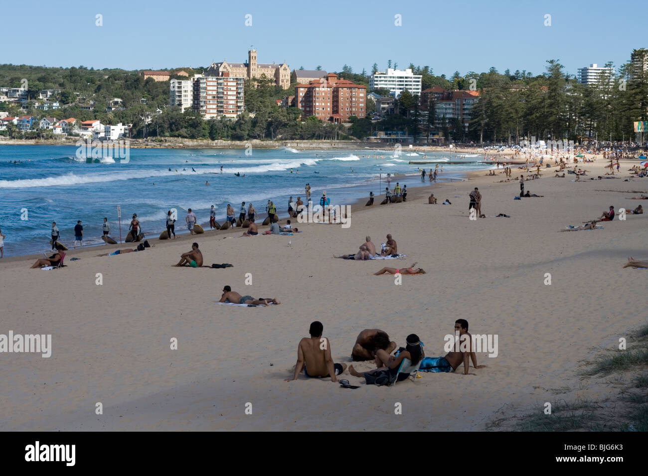 Sun tan girls hi-res stock photography and images - Alamy