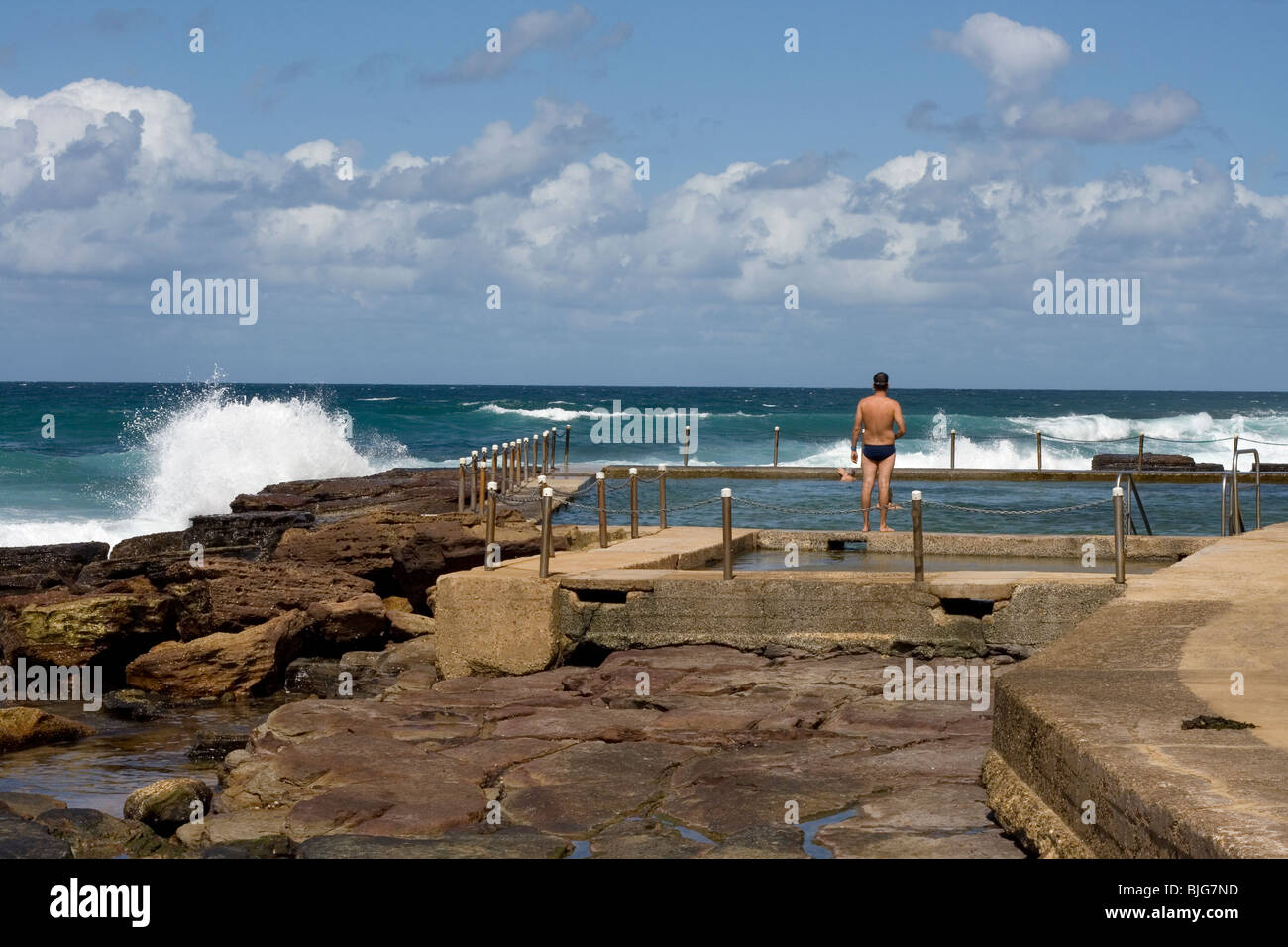 Avalon beach ocean swimming pool hi-res stock photography and images ...