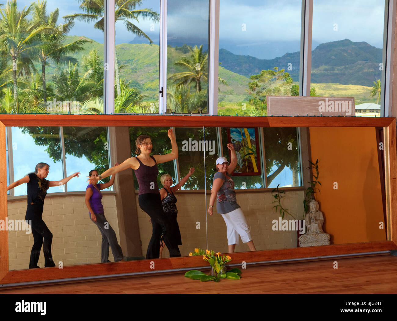 Nia exercise class hi-res stock photography and images - Alamy