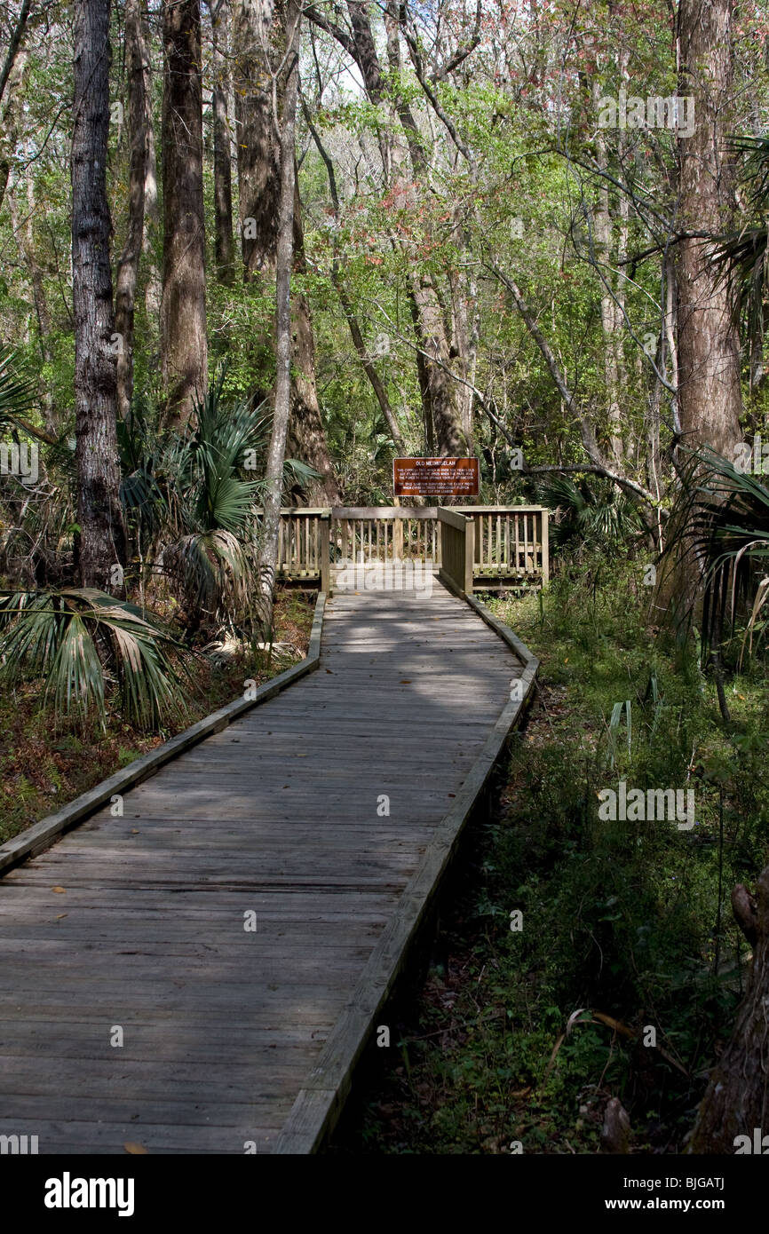 Easy walkway hi-res stock photography and images - Alamy