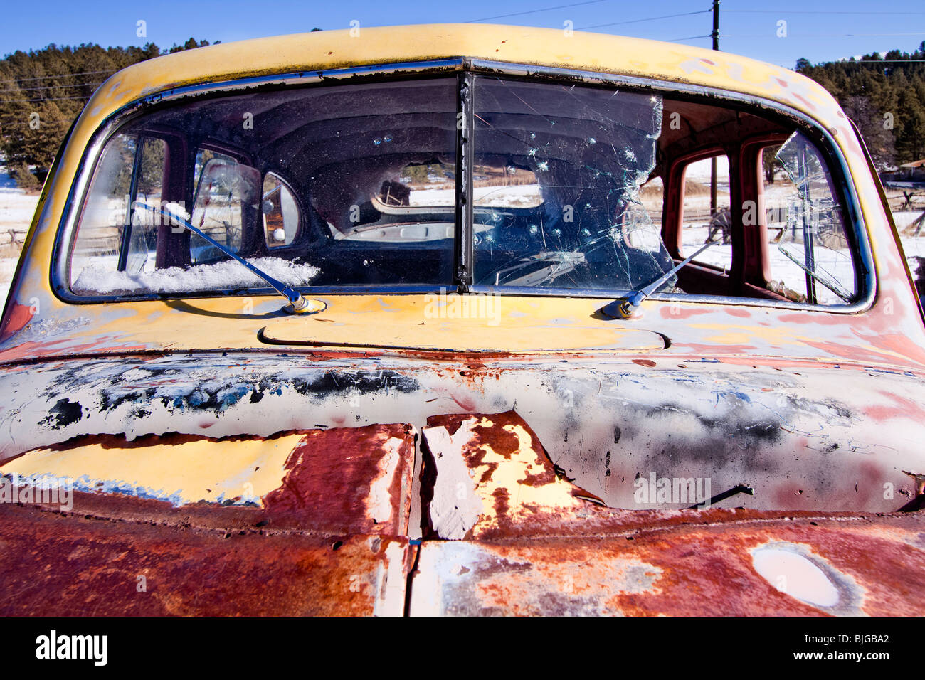 Old rusted vintage car hi-res stock photography and images - Alamy
