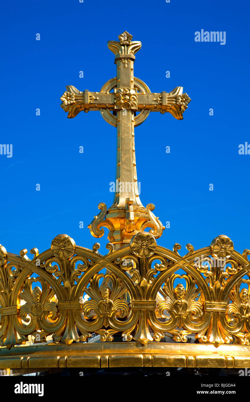 Basilica rosary lourdes pyrenees hi-res stock photography and images ...