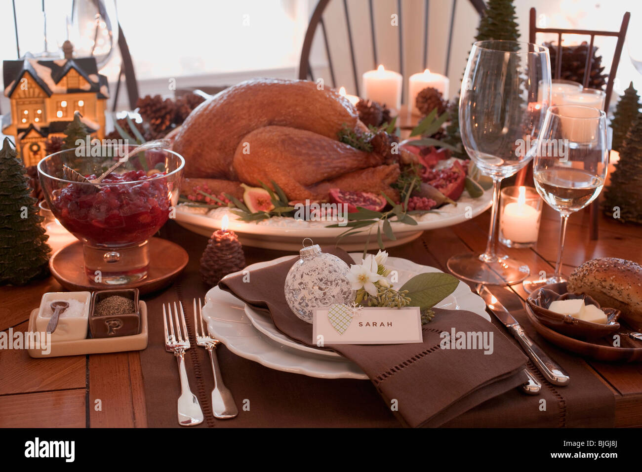 Christmas table with roast turkey (USA Stock Photo - Alamy