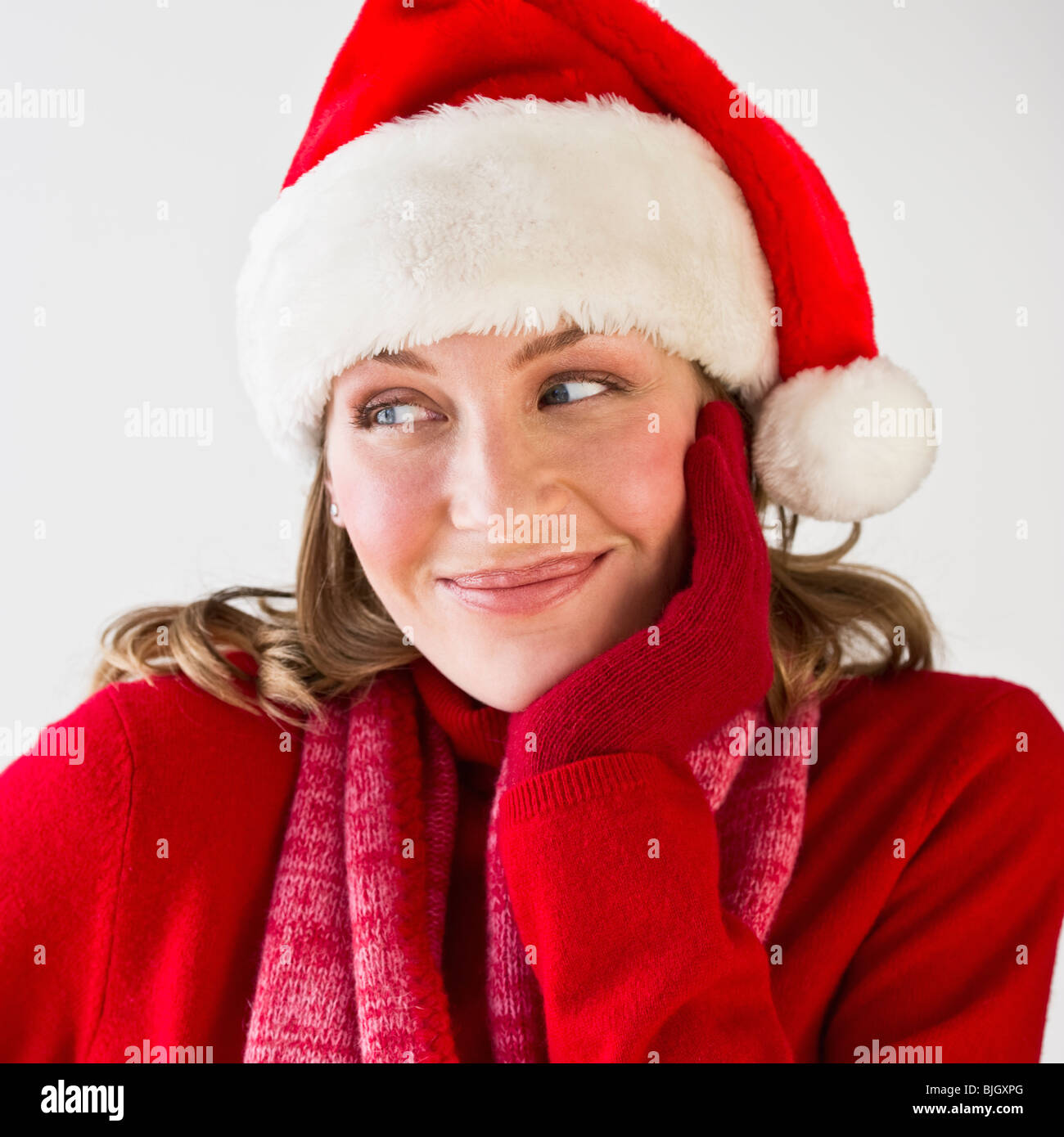 Wearing winter hats and gloves hi-res stock photography and images - Alamy
