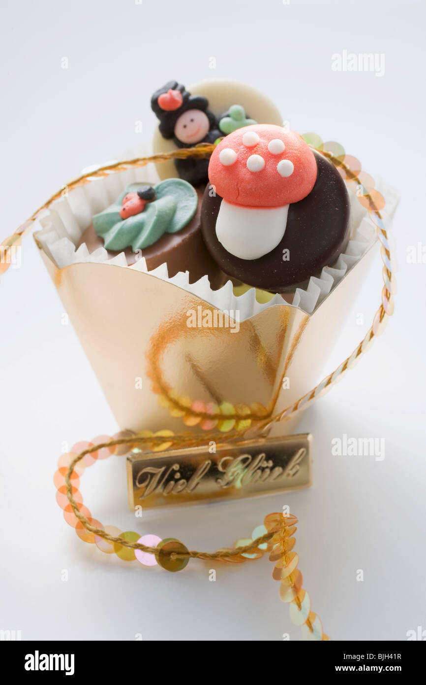 Give chocolates hi-res stock photography and images - Alamy