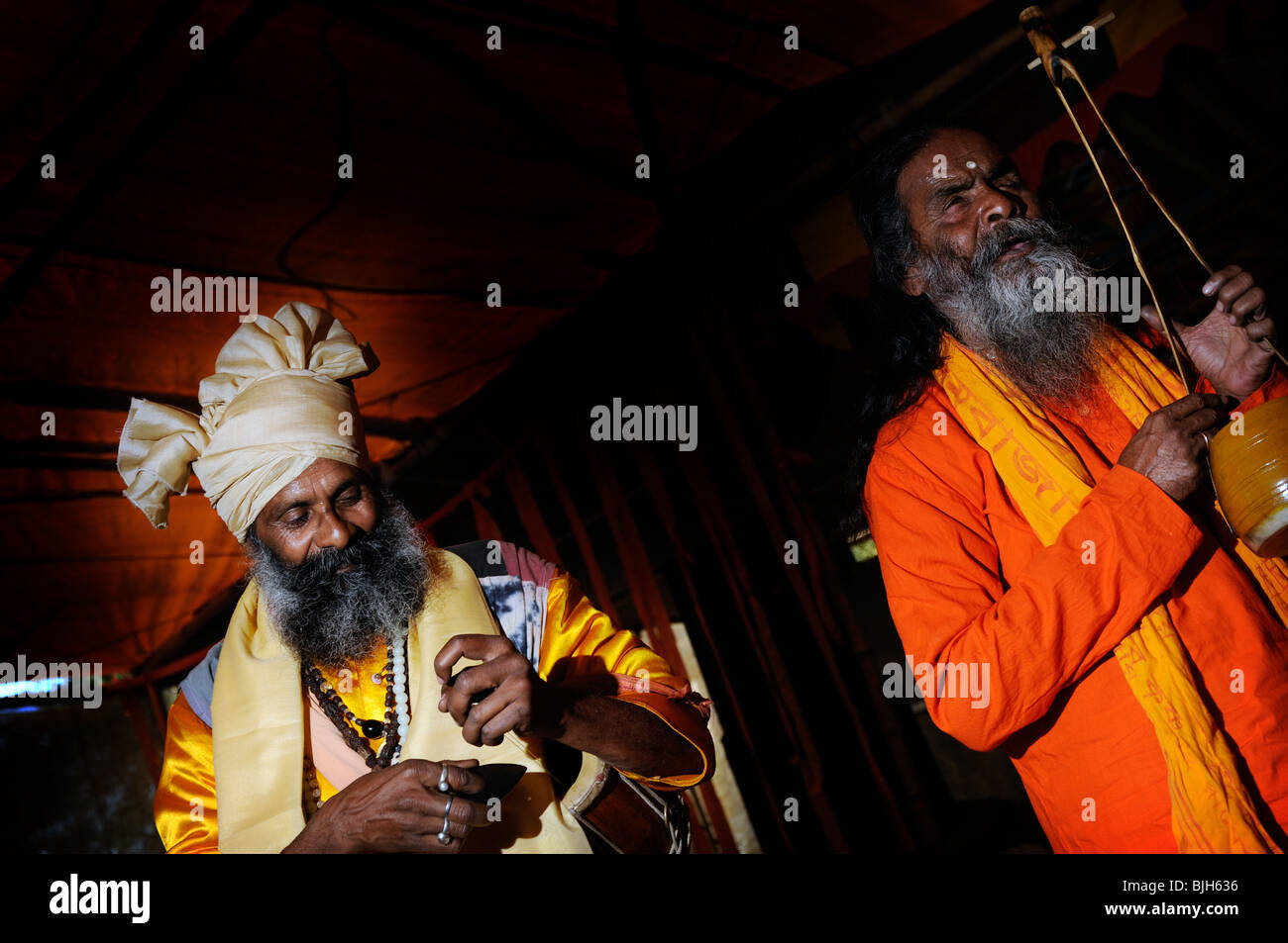 Fakir hi-res stock photography and images - Alamy