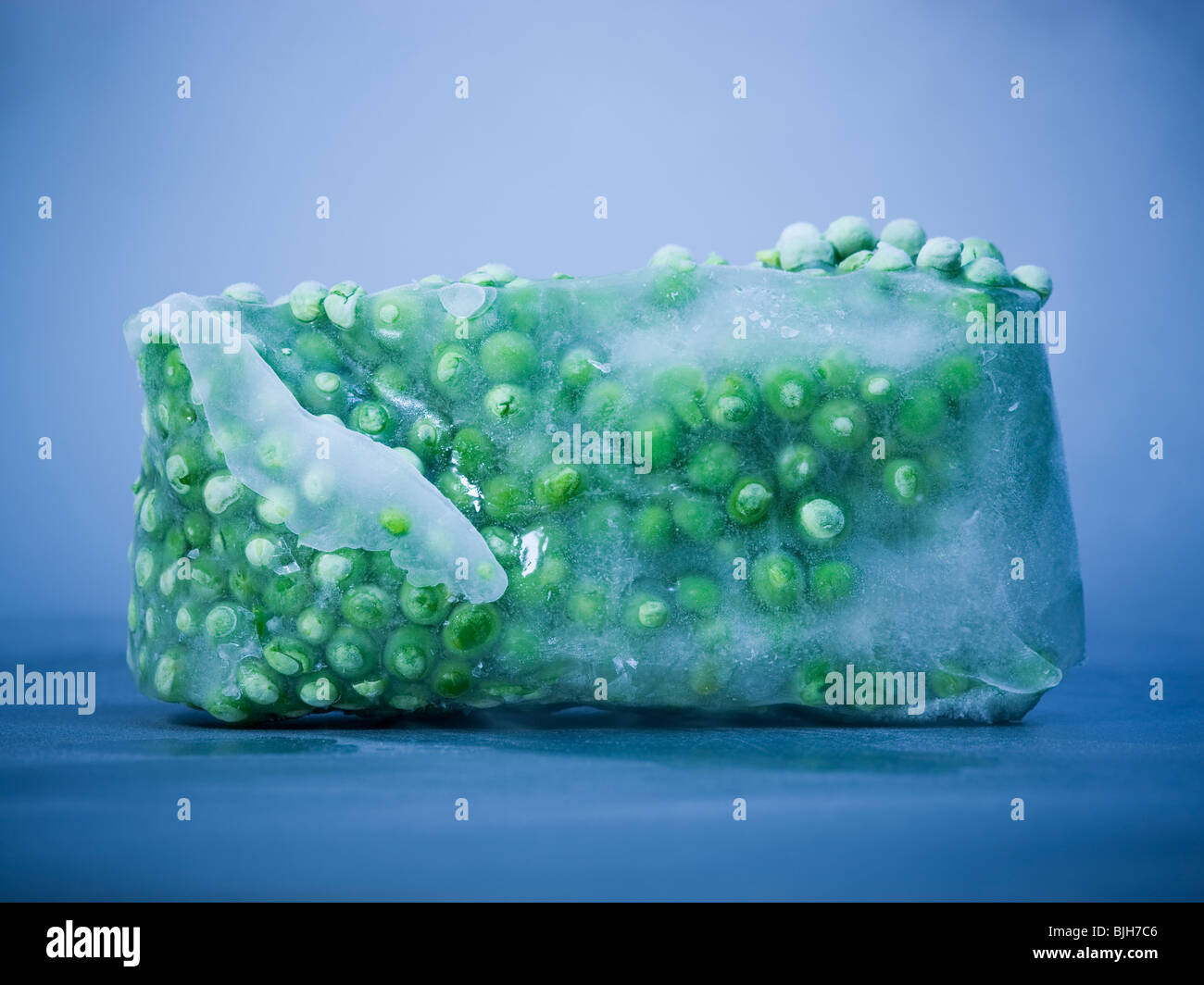 Peas frozen block hi-res stock photography and images - Alamy