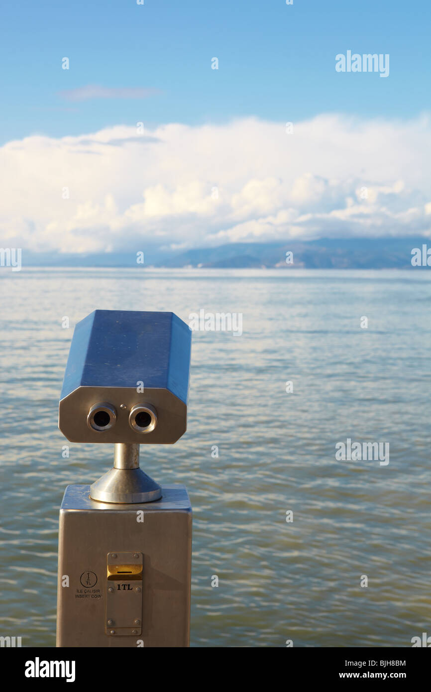 A metallic coin operated viewer for tourists Stock Photo - Alamy