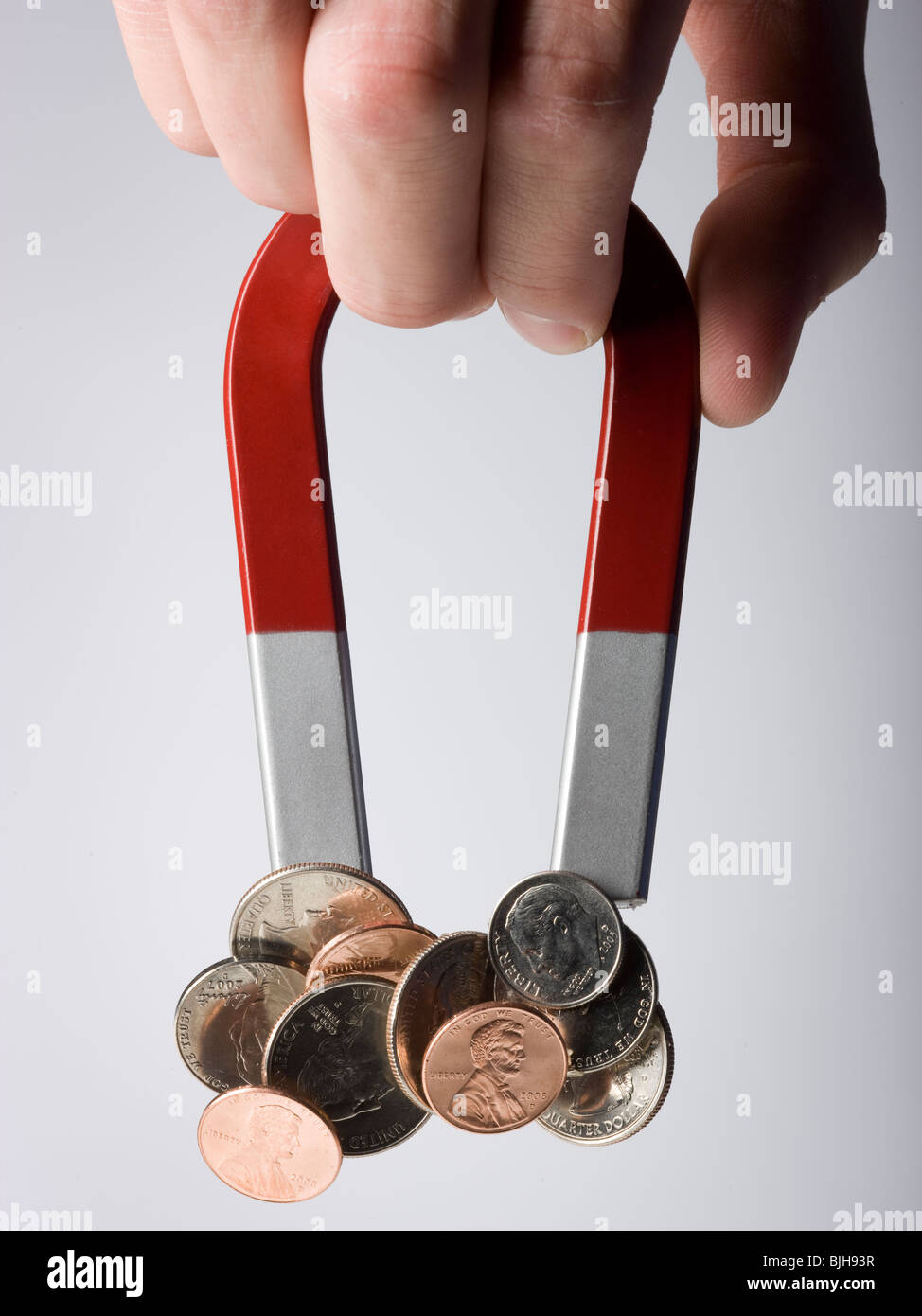 Magnet lifting hi-res stock photography and images - Alamy