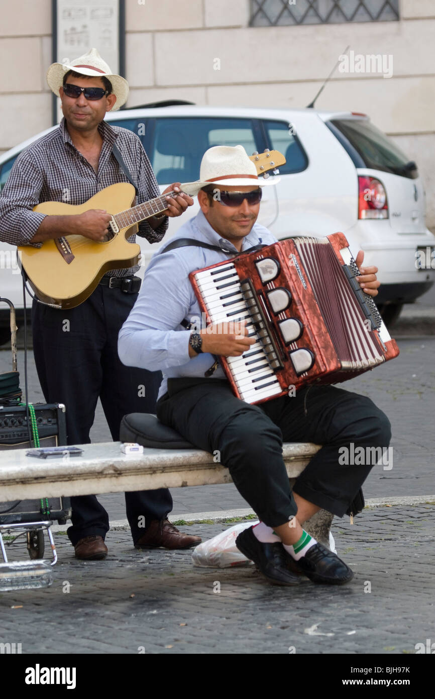 Italy, Rome, Piazza Navona Street musicians Stock Photo - Alamy