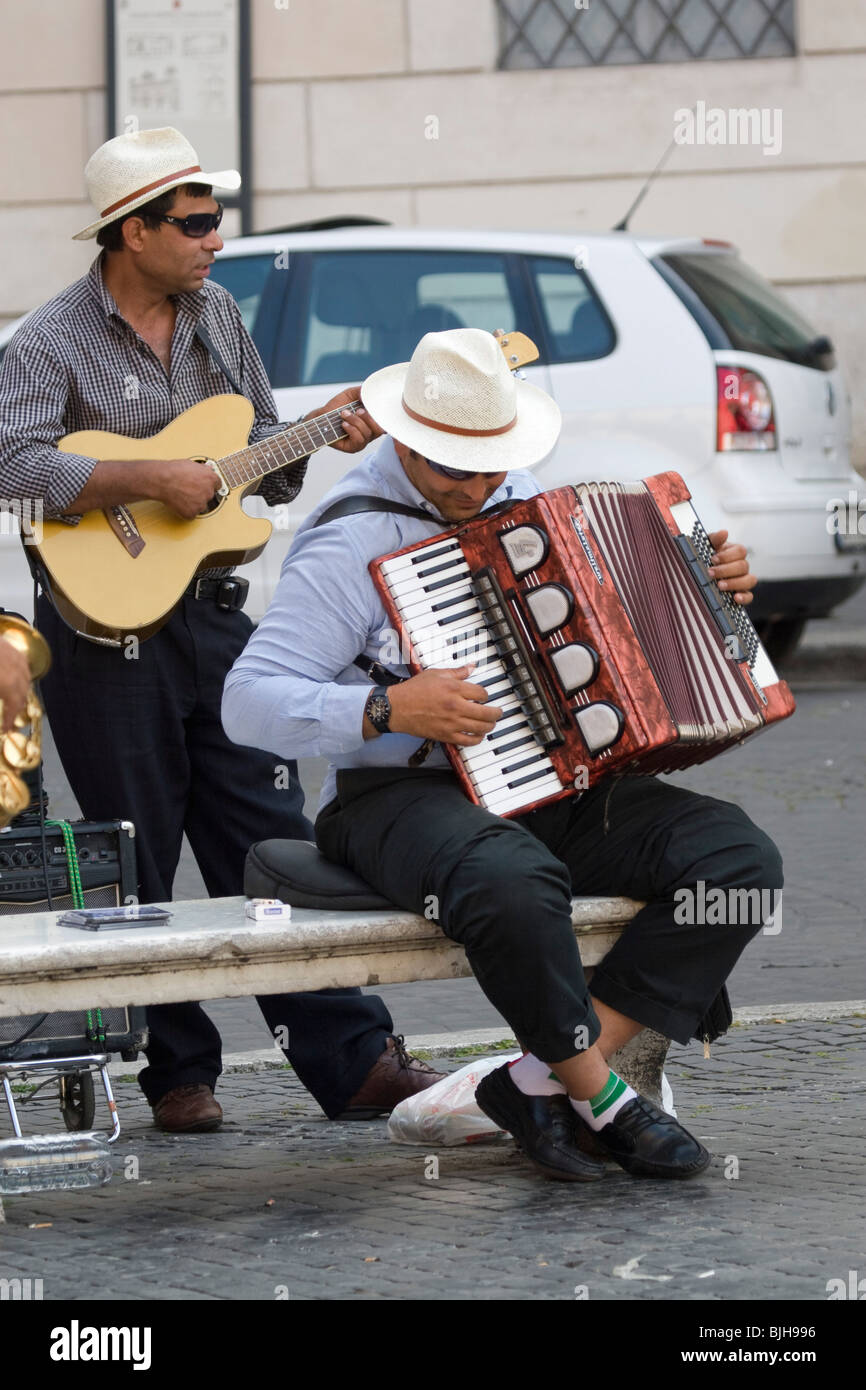 Italy, Rome, Piazza Navona Street musicians Stock Photo - Alamy