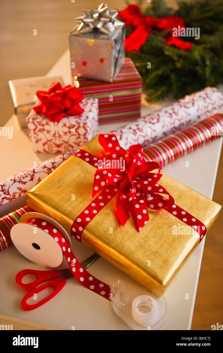 Tables with presents hi-res stock photography and images - Alamy