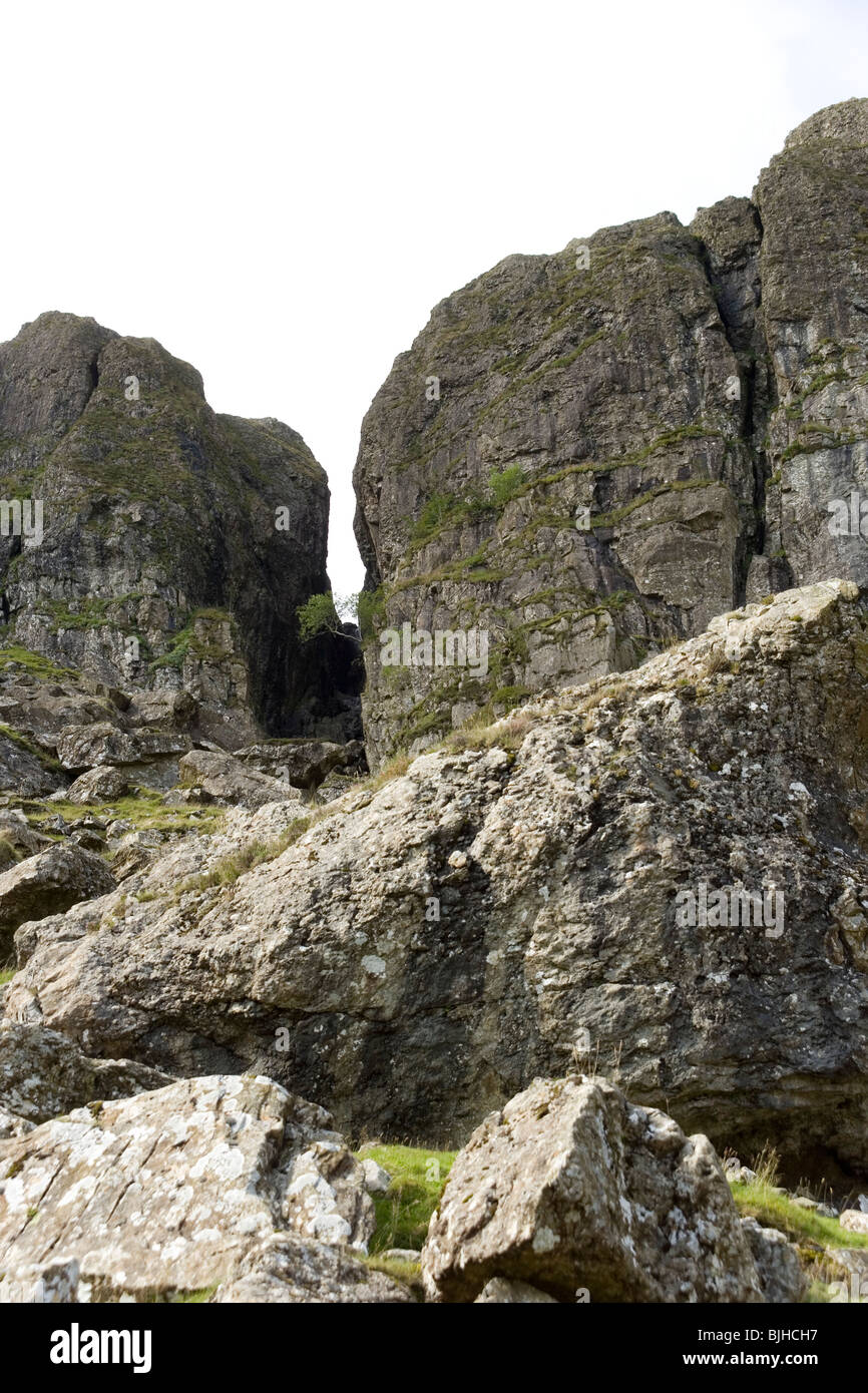 Cliffs above Cwm Idwal in Snowdonia, North Wales Stock Photo - Alamy