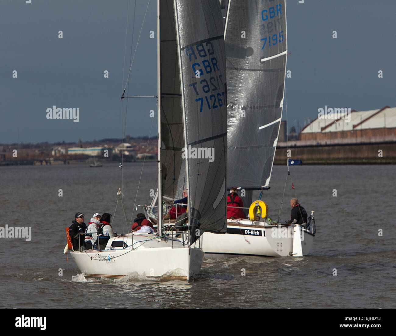 Sailing yachts on River Mersey at Liverpool Yacht Club Stock Photo - Alamy
